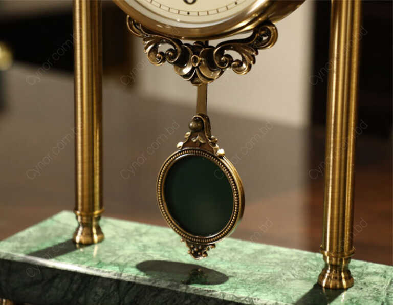 European Style Living Room Light Luxury Swing Desk Clock – Cynor