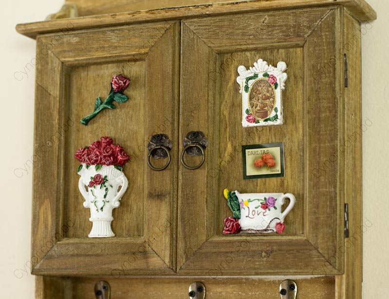 Wooden Body Two Door Vintage Key Holder – Cynor